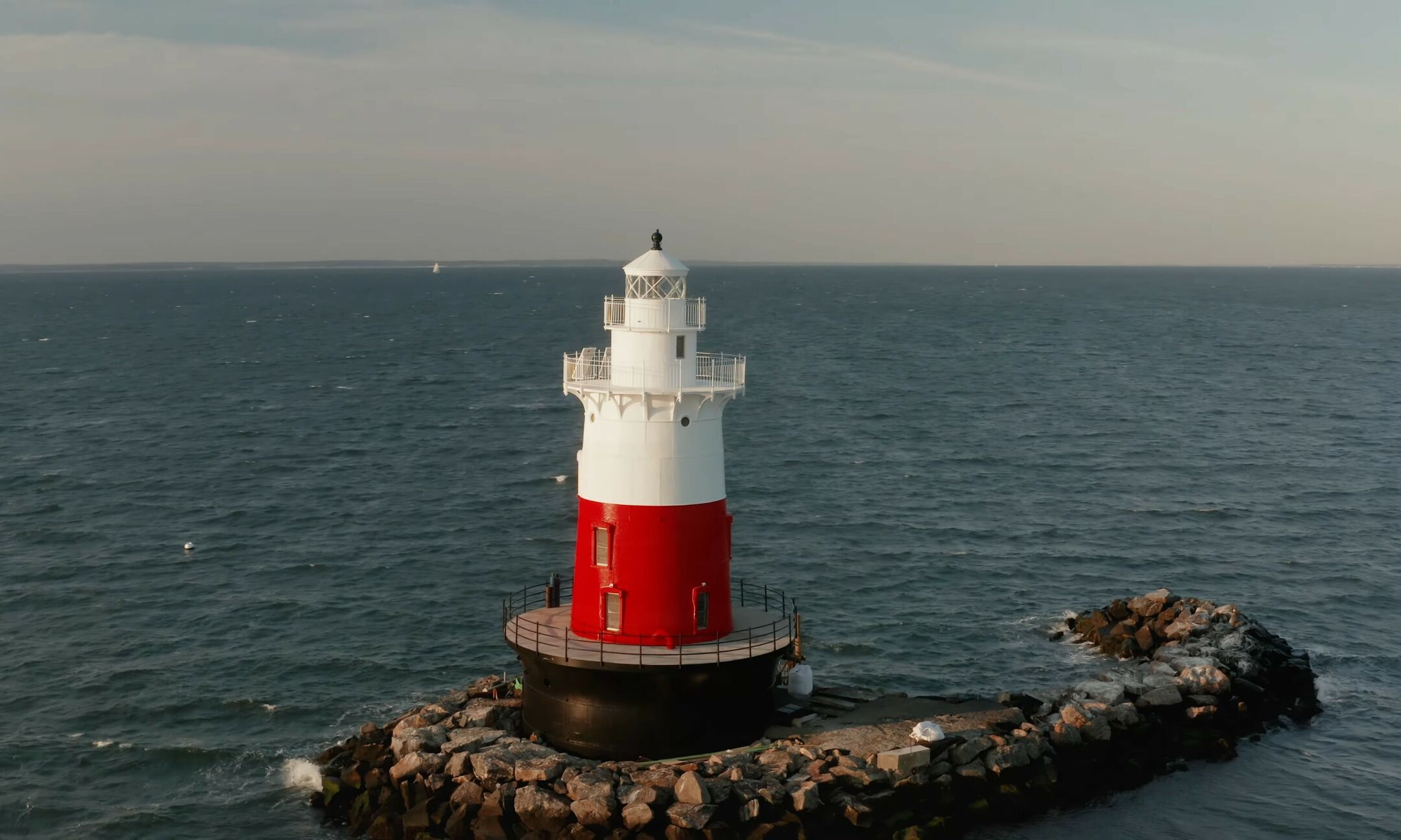 “It’s not a statue anymore”: Restoring the Greens Ledge Lighthouse ...